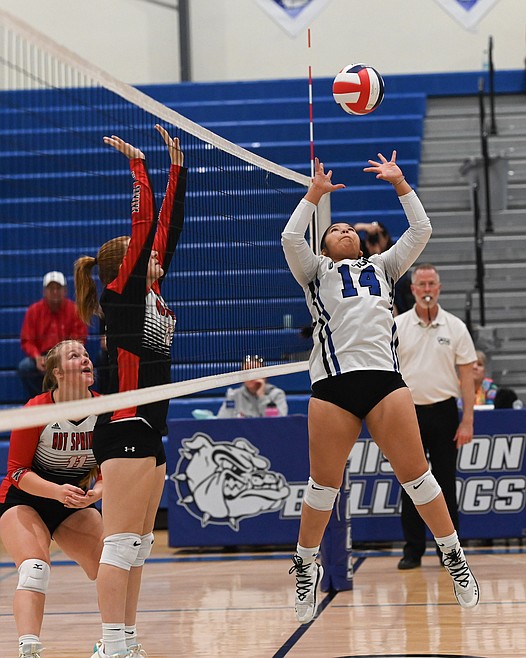 Mission volleyball sweeps Superior | Lake County Leader