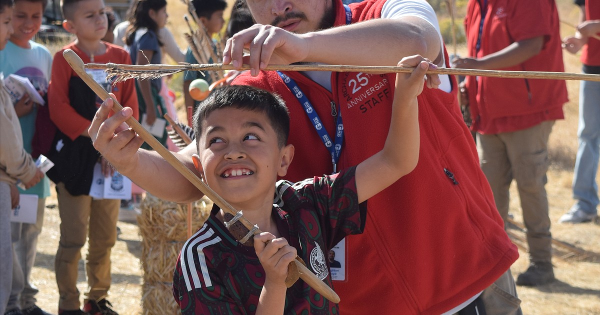 Students travel to the Wanapum Heritage Center hosts 25th Archeology ...