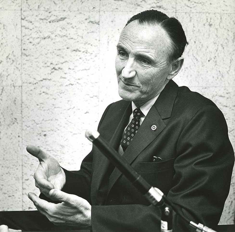 The Mansfield Way: Unwavering belief in the American people | Lake ...