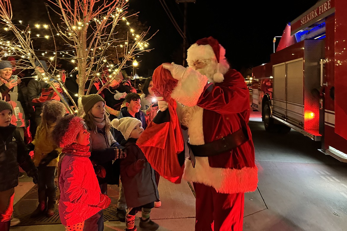 Holiday tree lighting event set | Bonner County Daily Bee