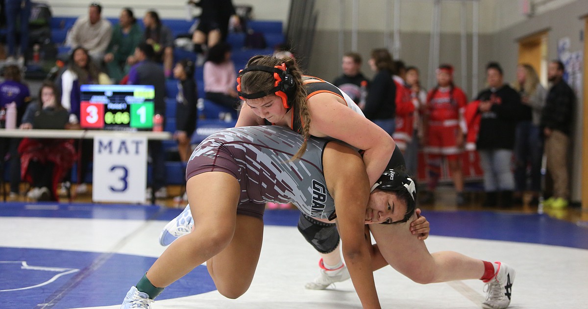 BASIN WRESTLING REPORT: Ephrata wins Warden tourney, Othello takes 15th ...