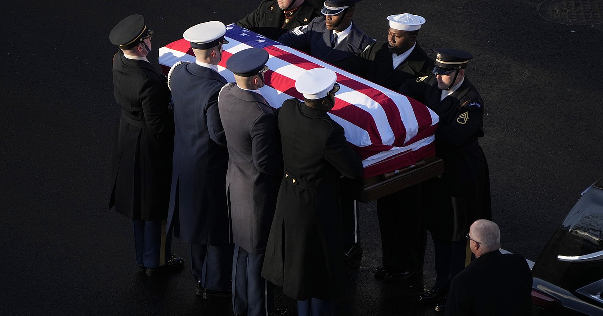 Jimmy Carter's casket arrives at the US Capitol, where he will lie in ...