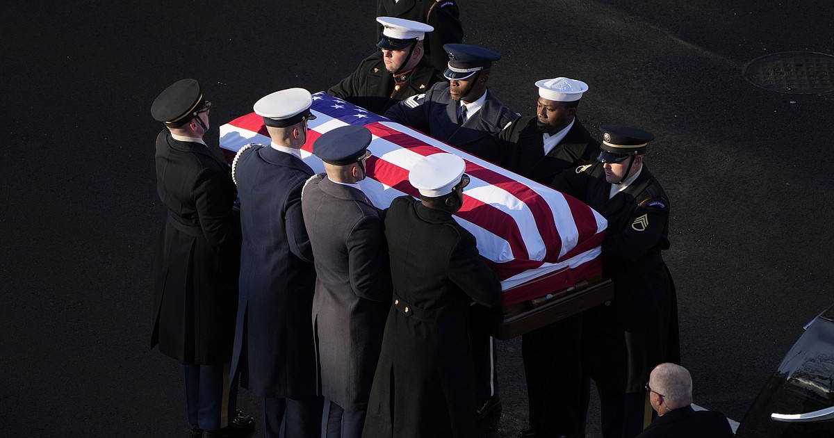 Jimmy Carter's casket arrives at the US Capitol, where he will lie in ...
