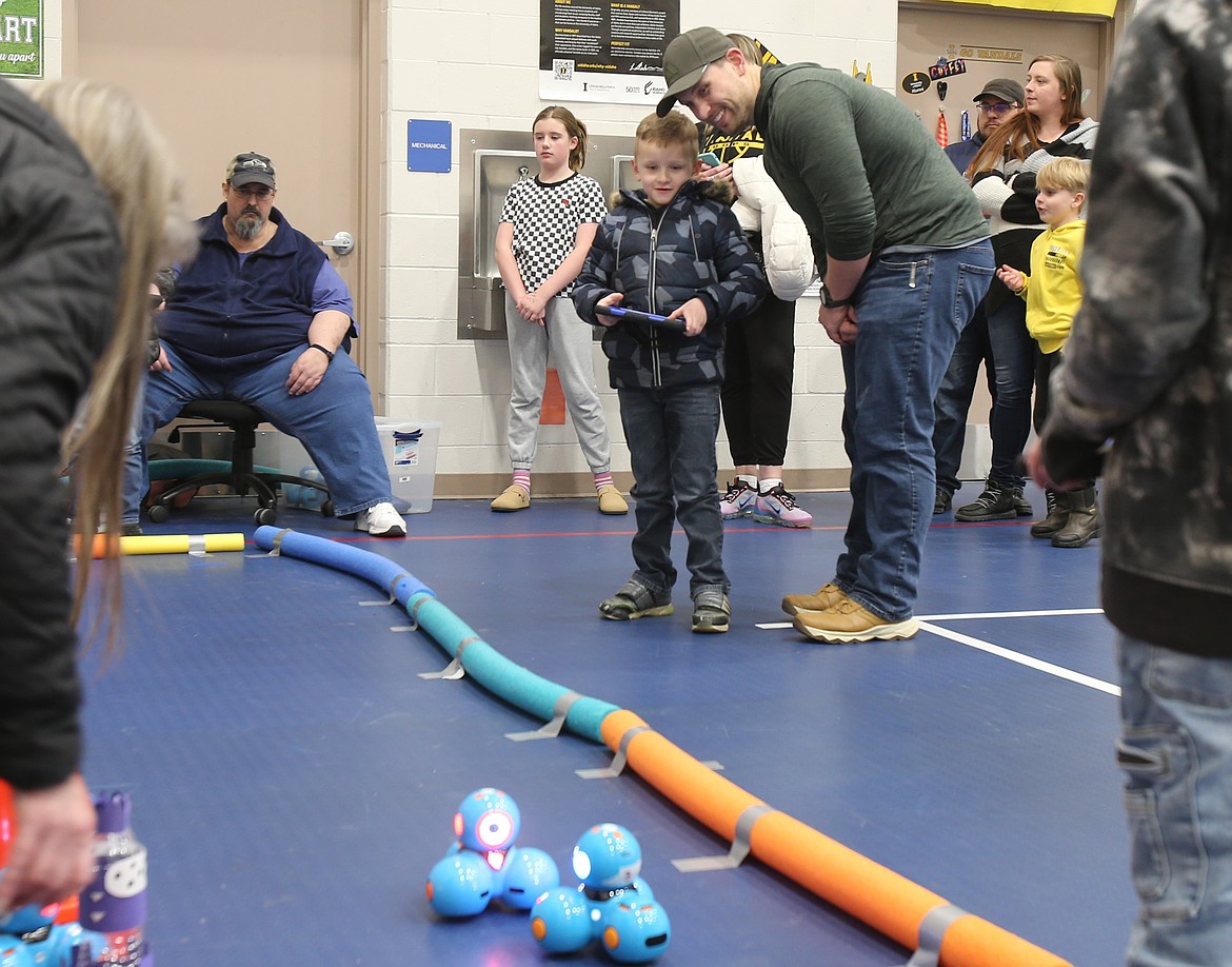 Twin Lakes Elementary hosts 'Kids and Coding' event for Lakeland ...
