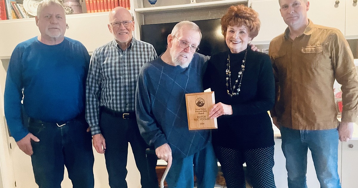 Mayor Mac receives Precious Gem award | Shoshone News-Press