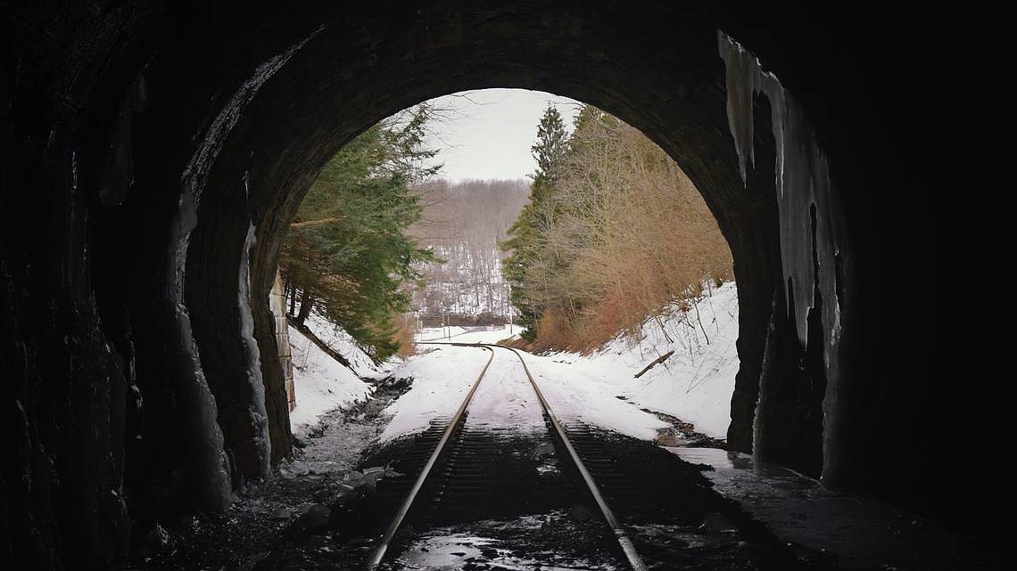 Hiker killed by falling rock inside railroad tunnel in Nez Perce County ...