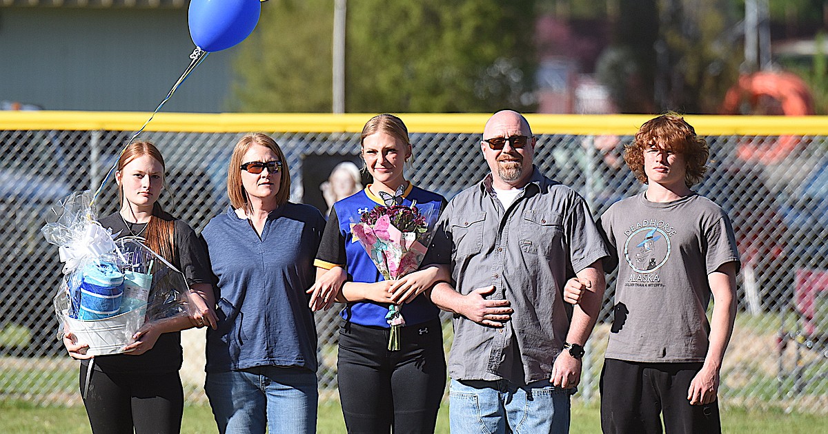 Libby Loggers celebrate Senior Night with big wins | Western News