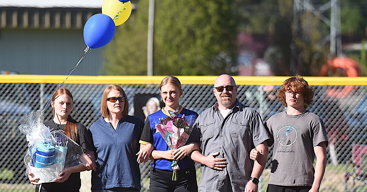 Libby Loggers celebrate Senior Night with big wins | Hagadone News Network