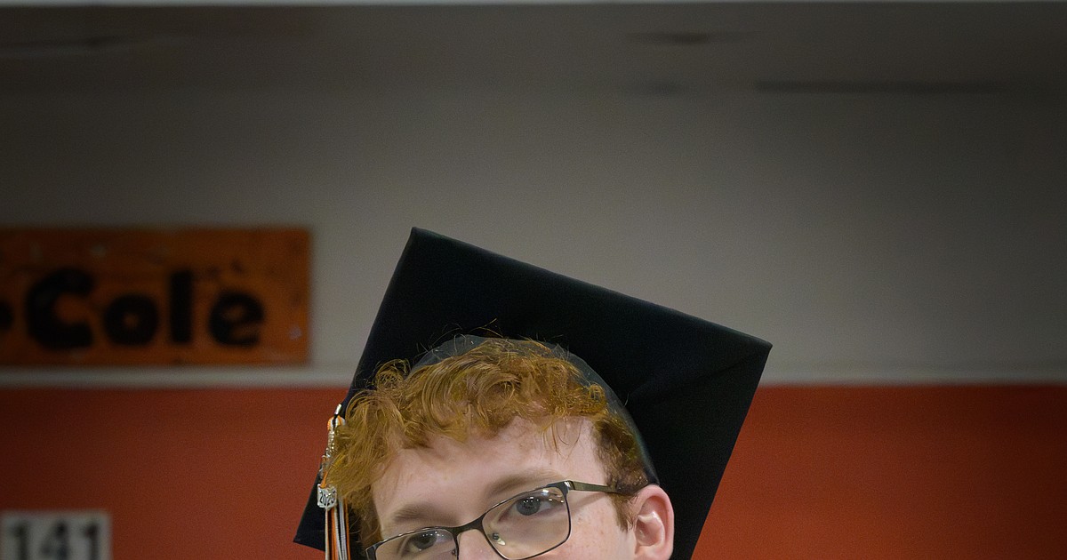 Plains High School graduates celebrate new beginnings | Valley Press ...
