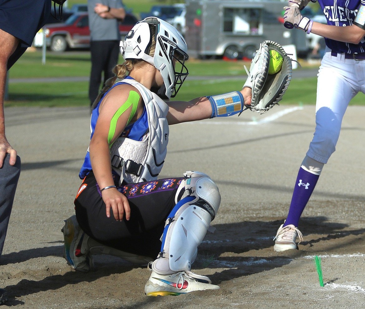 Softball teams compete at Emeralds Smash Tournament | Lake County Leader