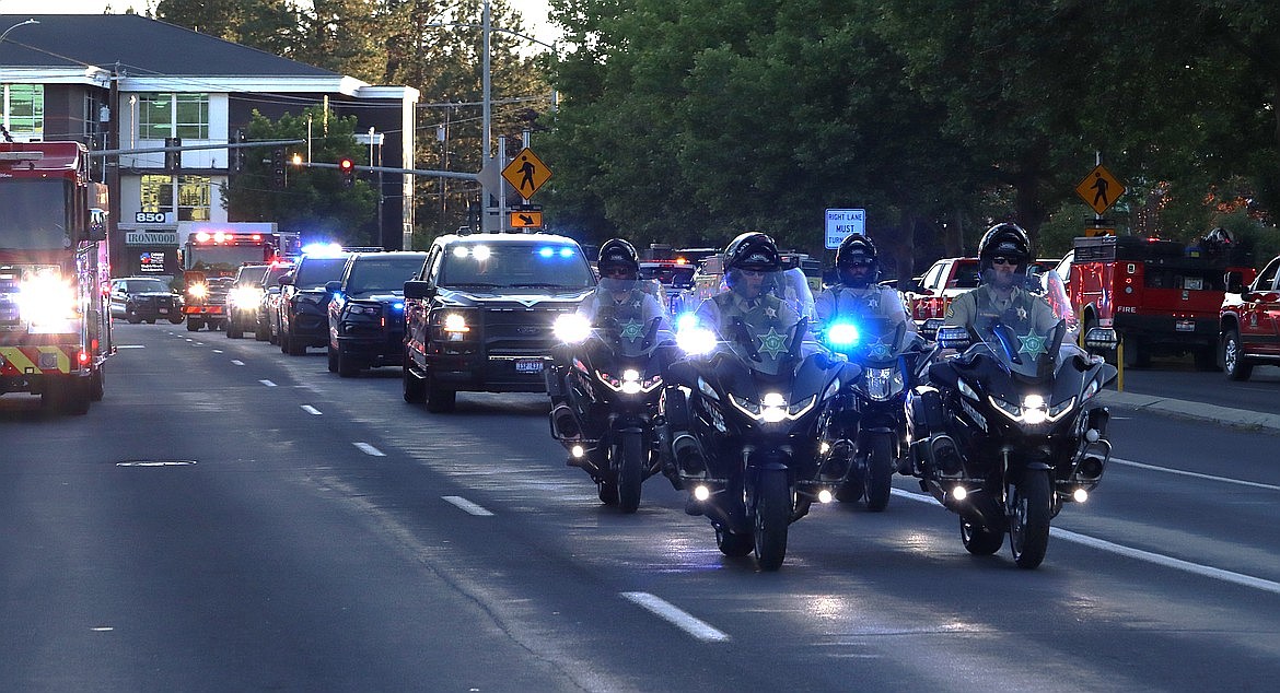 Coeur D'Alene mourns firefighters killed in Canfield Mountain ambush ...