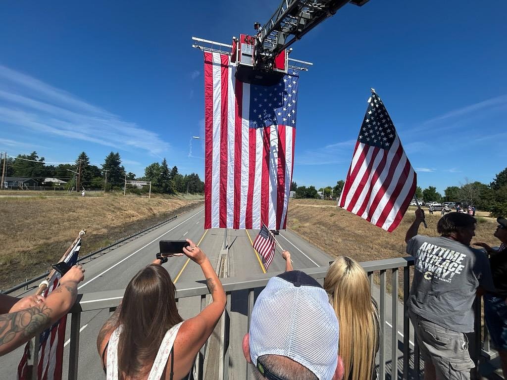 Huge crowds gather in Coeur d'Alene to honor fallen firefighters ...