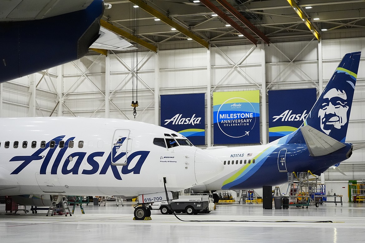 Alaska Airlines resumes flights after equipment failure at a data ...