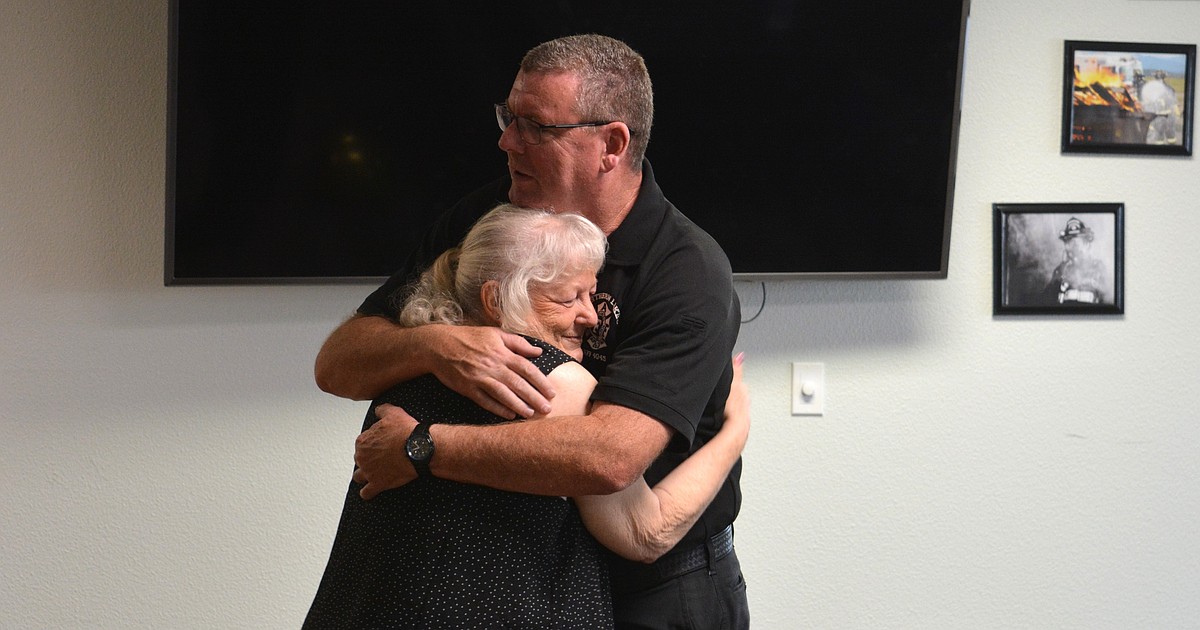 Fire Chief Pat Riley honored as he retires after 29 years with Northern ...