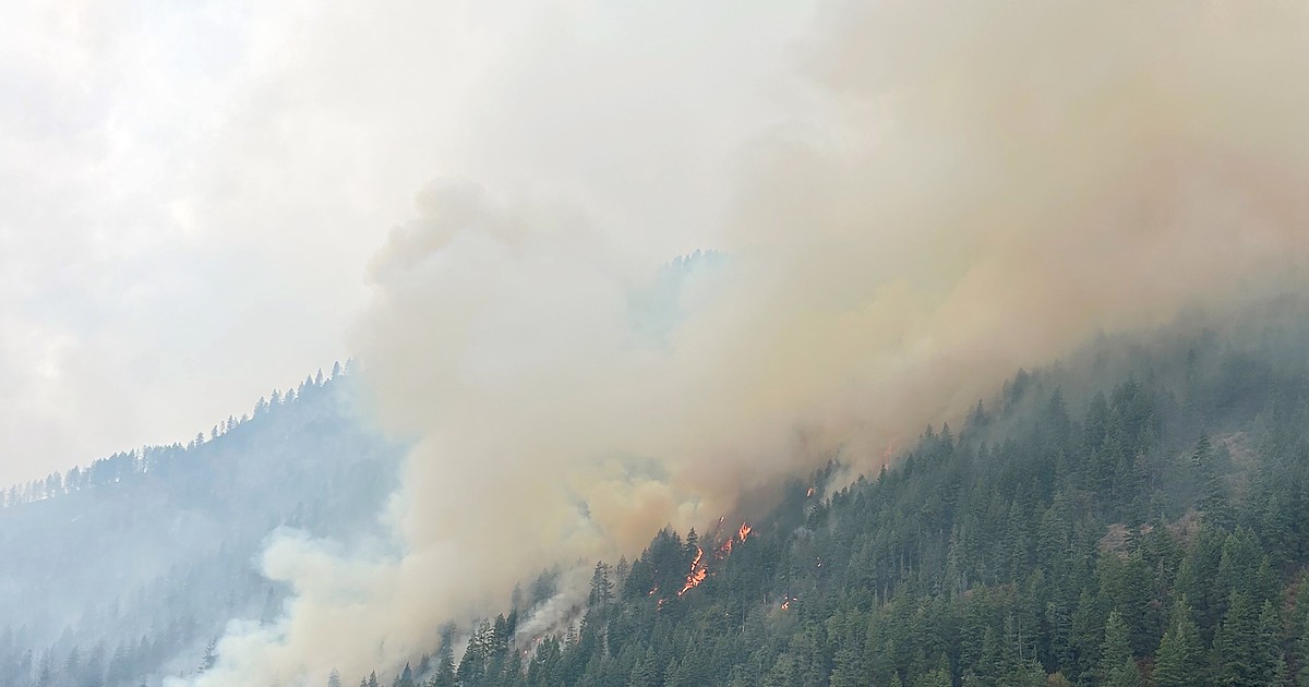 Sunset Fire crews battle terrain, heavy fuels | Hagadone News Network