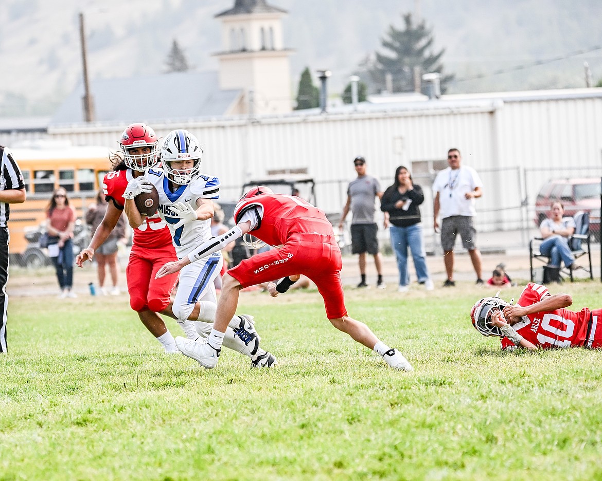 Mission Bulldogs open season 2-0 with grit and big plays | Lake County ...