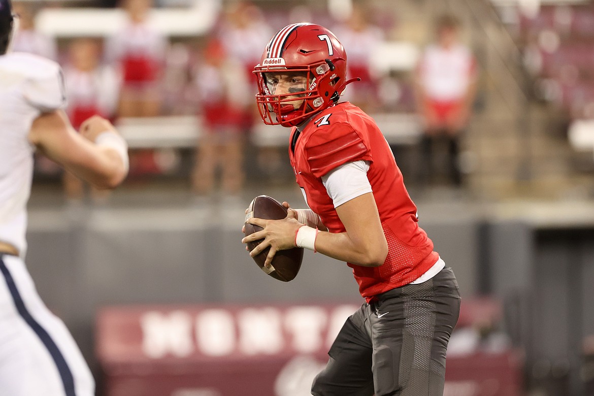 PREP FOOTBALL: Buckhout hits milestones, Sandpoint defense helps Bulldogs storm to victory over ...