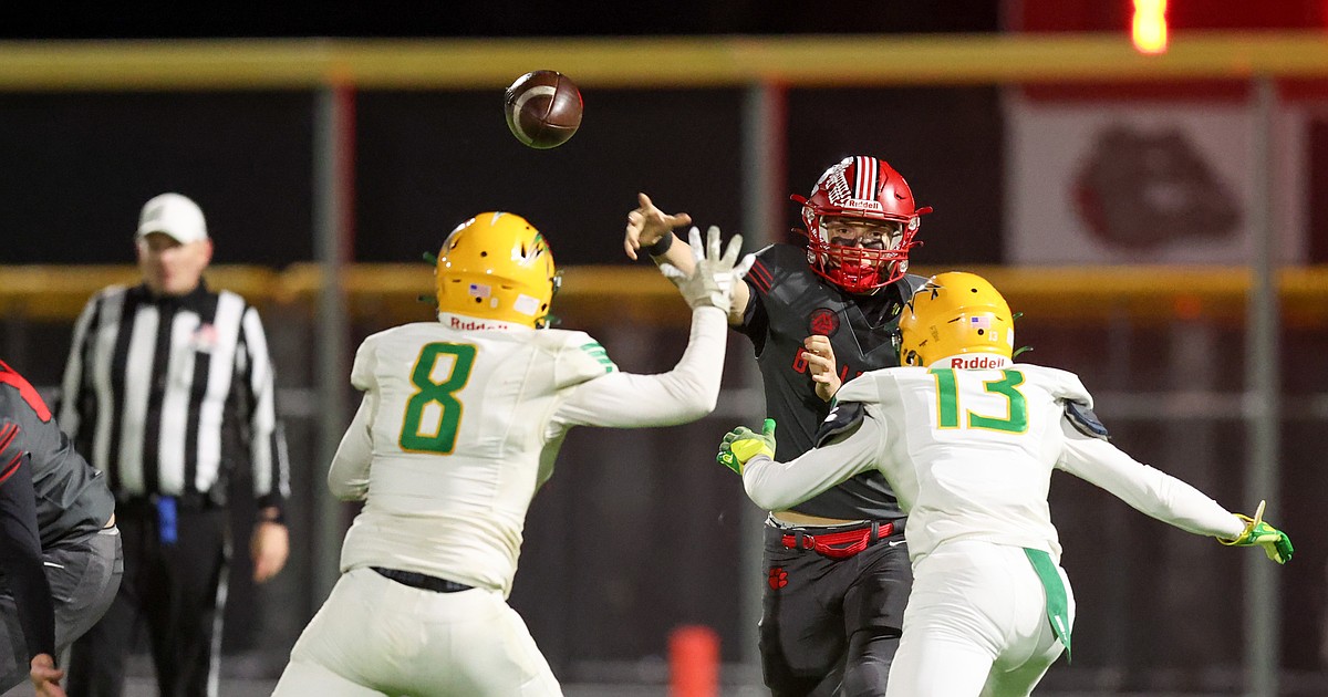 PREP FOOTBALL: Schriber, Sheetz show out as Sandpoint upends Lakeland on senior night | Bonner ...