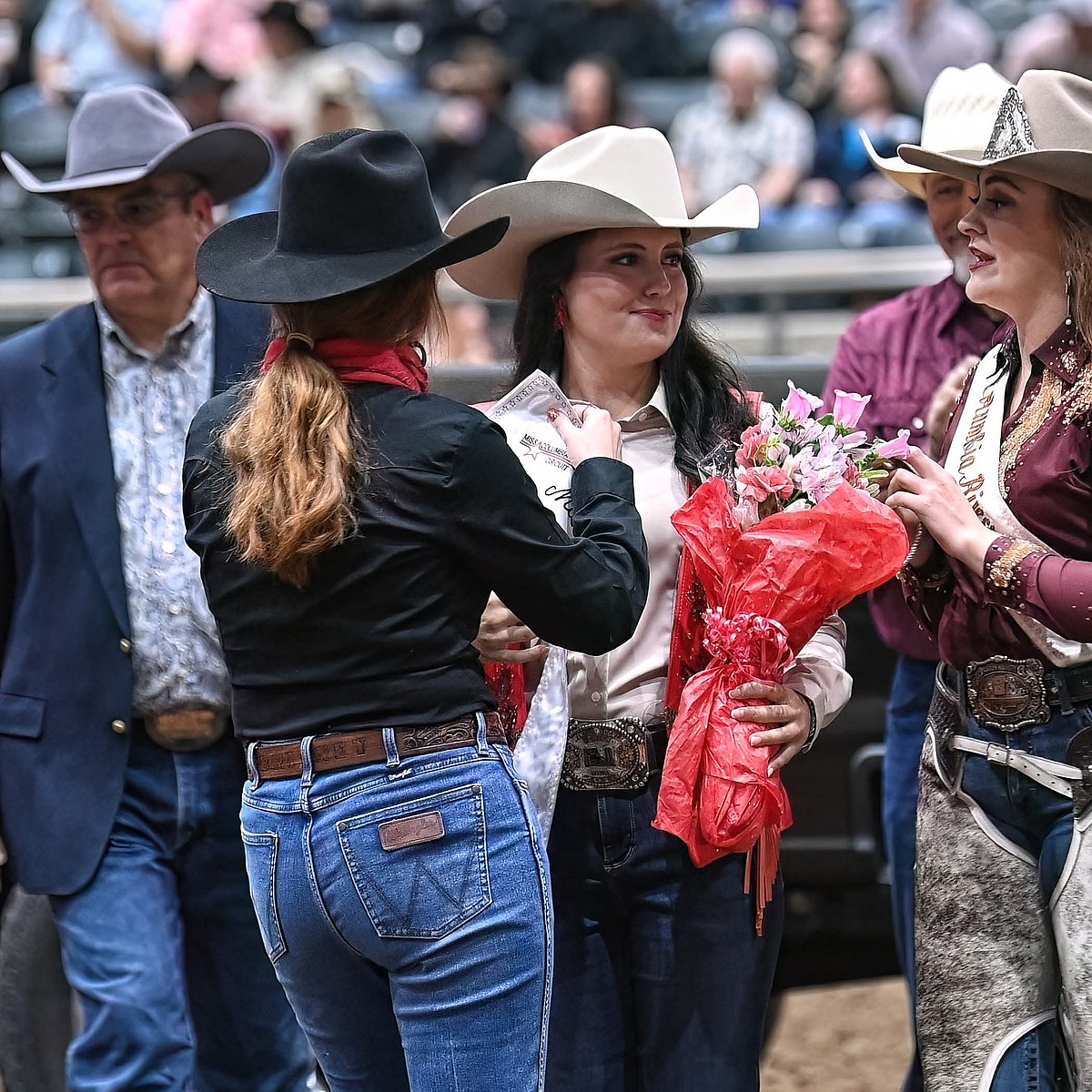 Area woman wins rodeo queen title in Oregon | Bonner County Daily Bee