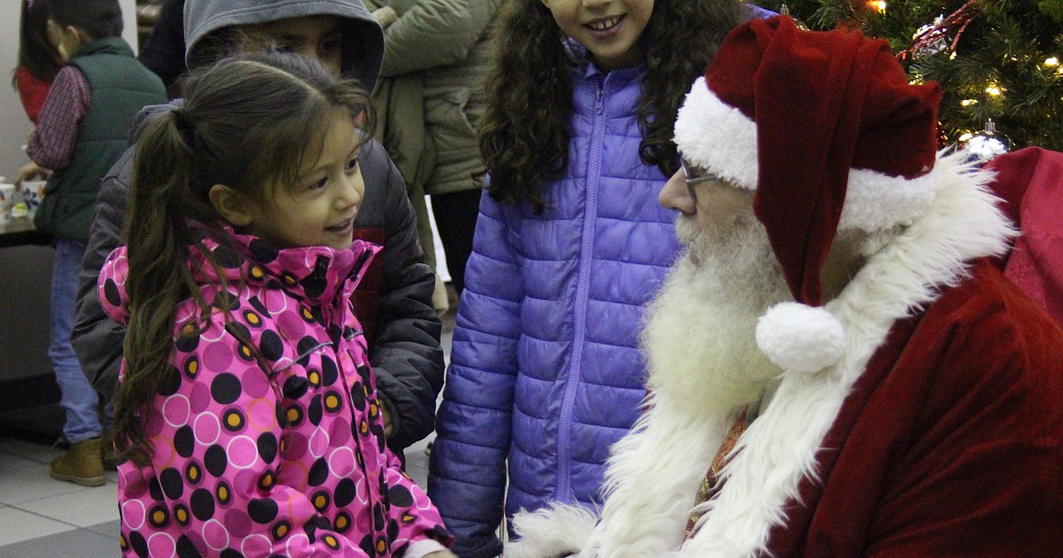 Christmas lights, pictures with Santa signal arrival of holiday season ...