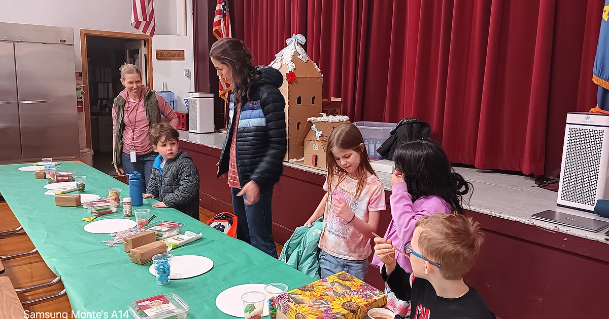 PHOTO: Alberton's gingerbread house contest | Hagadone News Network