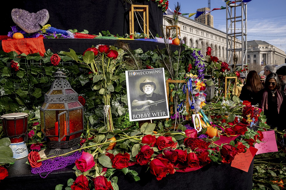 Thousands of fans celebrate life of legendary Grateful Dead guitarist ...