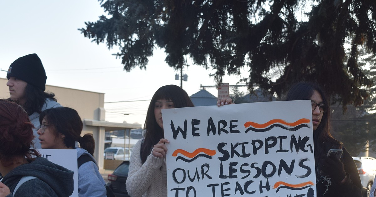 Ephrata High students protest ICE | Columbia Basin Herald