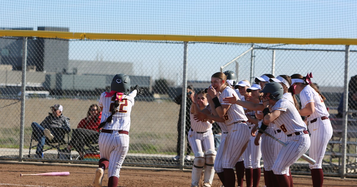 Mavericks open league play with double-win doubleheader | Columbia ...