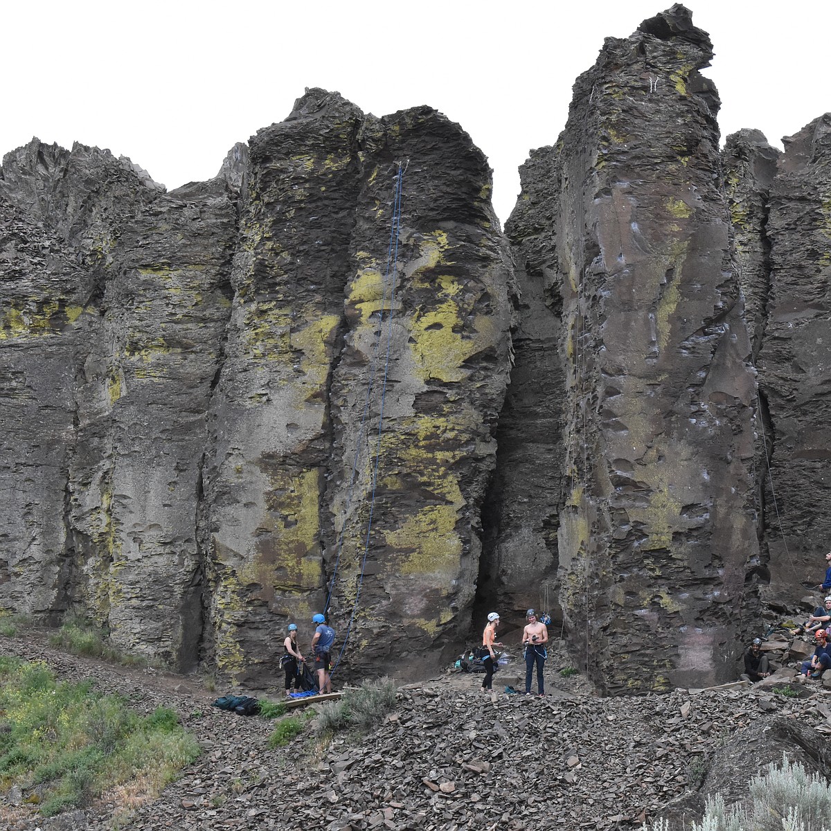Vantage Road SW closed due to rockslides | Hagadone News Network