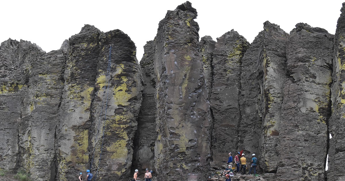 Vantage Road SW closed due to rockslides | Columbia Basin Herald