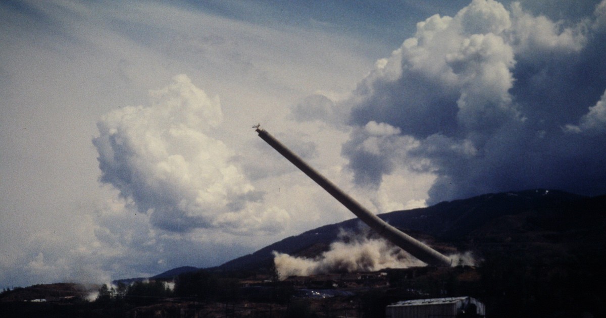The day the stacks came down: 30 years later | Shoshone News-Press