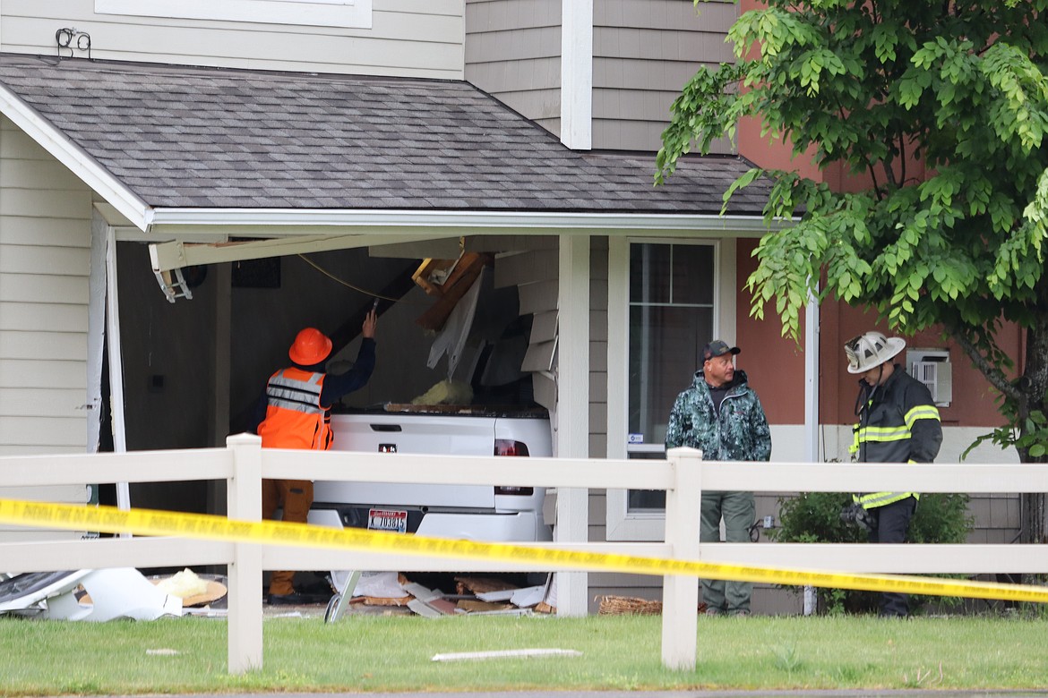 Man killed when truck crashes into apartment | Hagadone News Network
