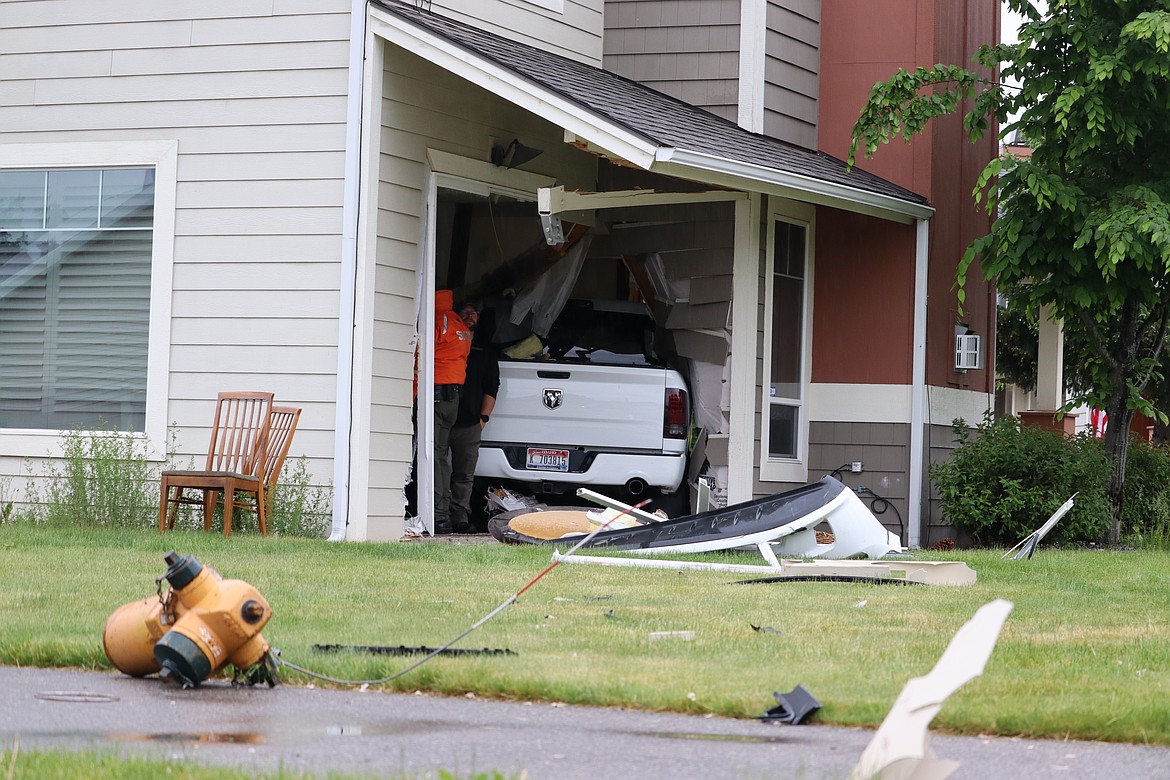 Man killed when truck crashes into apartment | Hagadone News Network