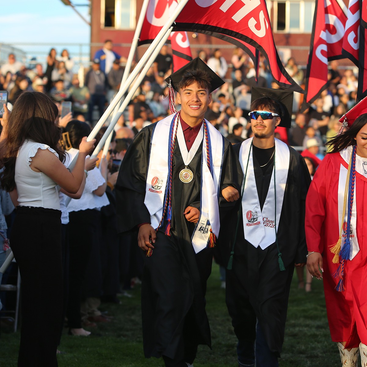 Othello 2026 class celebrated at commencement | Columbia Basin Herald